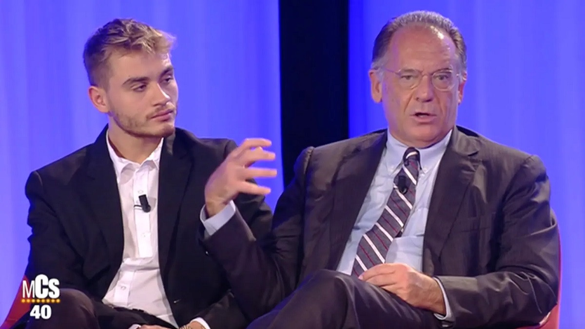 Chi è Simone Antolini a L'Isola con Cecchi Paone: età, lavoro e vita ...