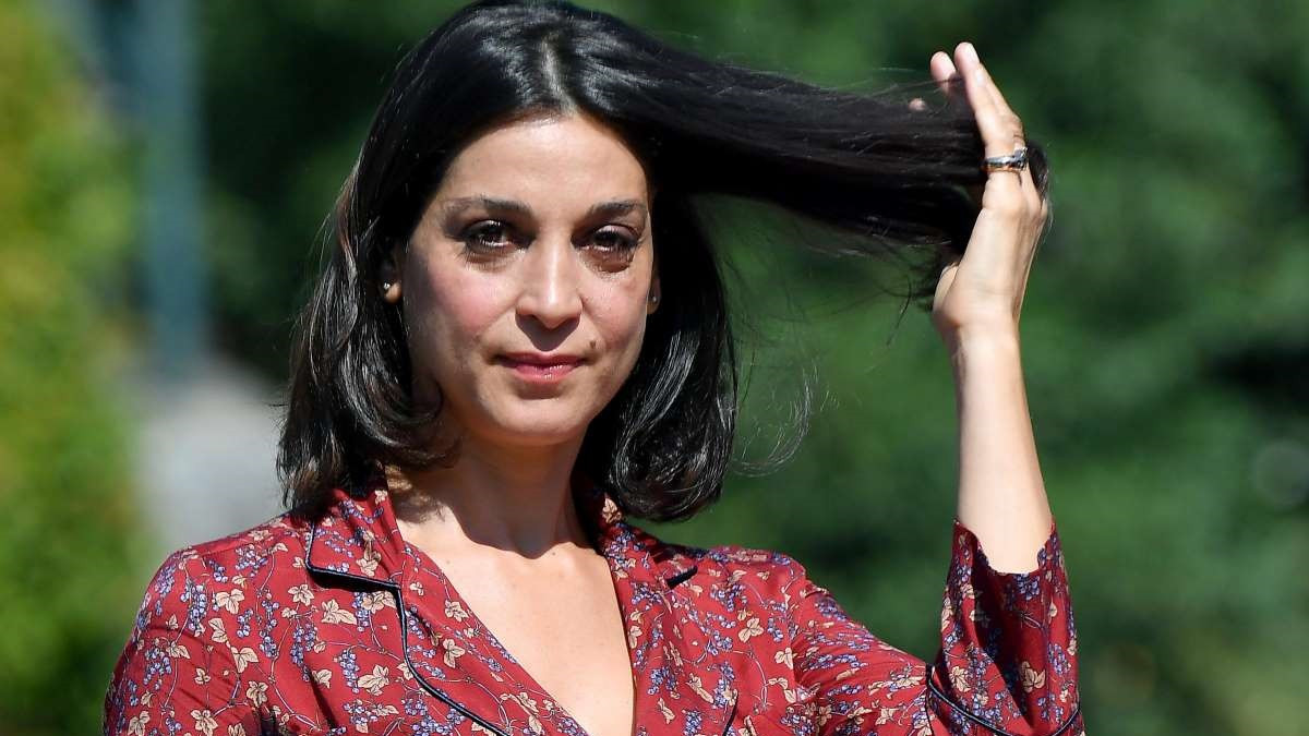 Tutto su Donatella Finocchiaro, in tv con Sorelle per sempre: età ...