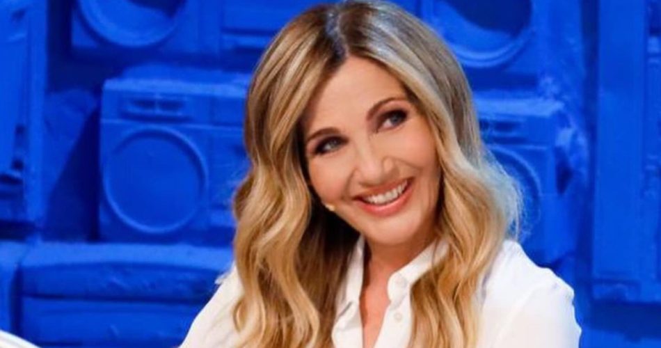 Cuccarini risponde ad Amadeus: "Vengo, devo chiedere il permesso a Maria"