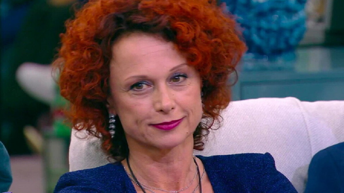 Grande Fratello, Beatrice Luzzi esce (ancora) dalla Casa: perché