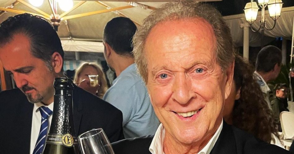 Memo Remigi torna in tv: oggi a BellaMà le scuse del cantante
