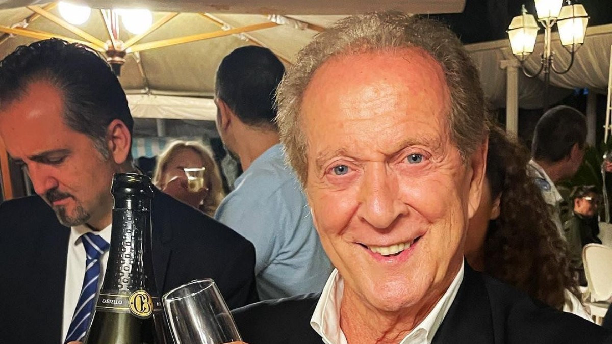 Memo Remigi torna in tv: oggi a BellaMà le scuse del cantante