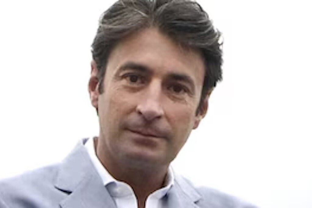 Kiara peach hot first time at this location in Tysons, the