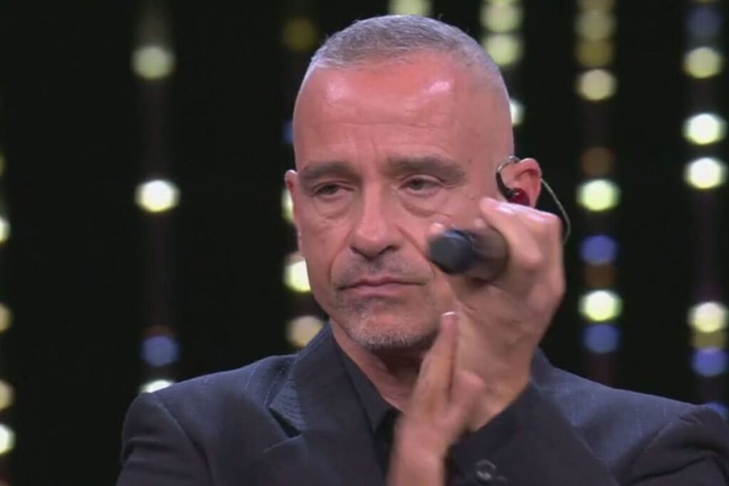 Eros Ramazzotti nella bufera: tutta colpa di un bacio rifiutato, accuse ...